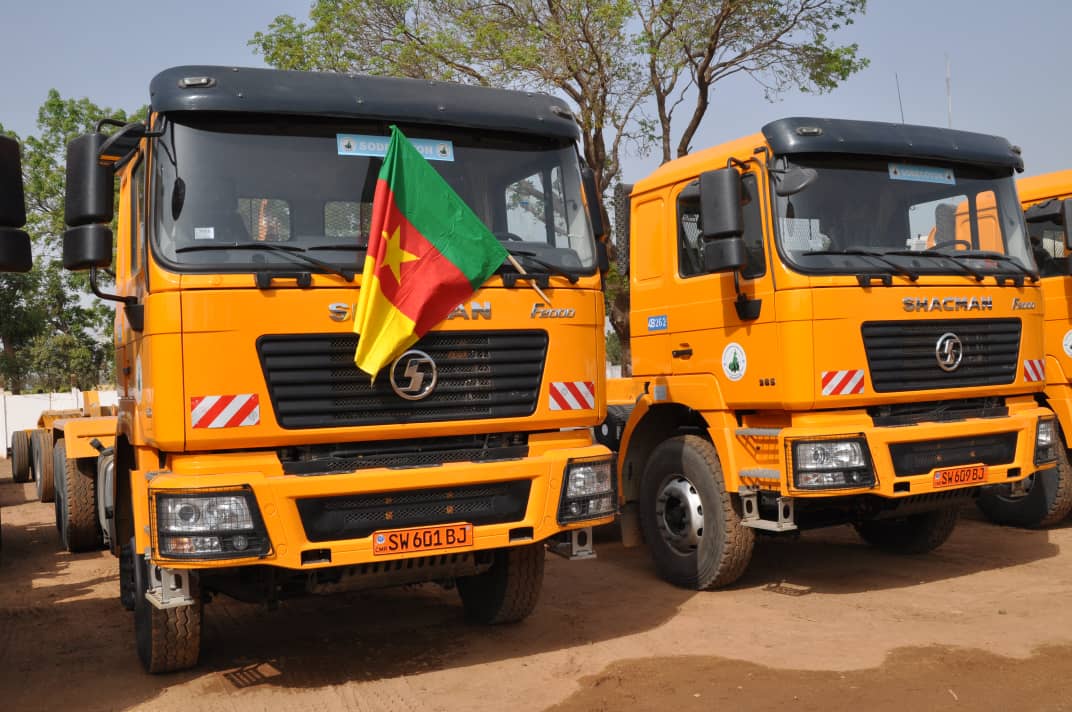 MINADER - PLANUT: Le MINADER remet 10 camions poly bennes à la Sodécoton