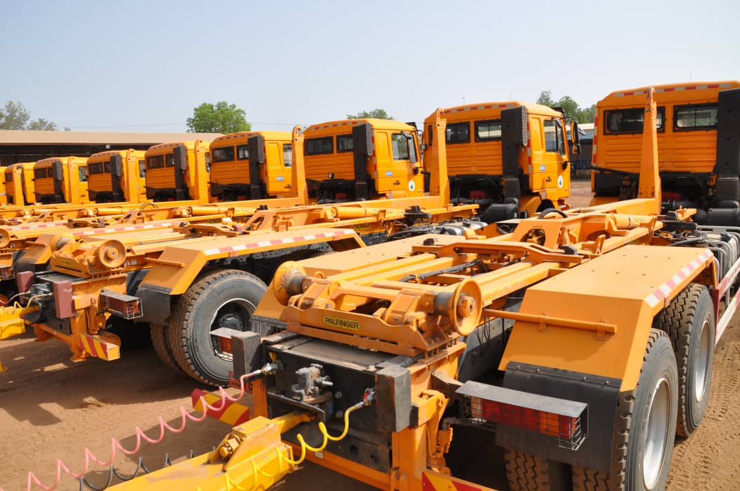 MINADER - PLANUT: Le MINADER remet 10 camions poly bennes à la Sodécoton